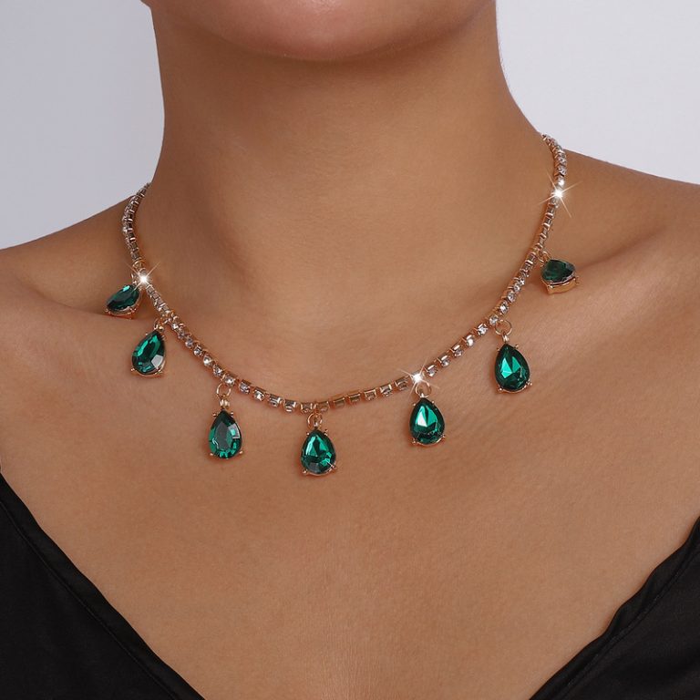 Luxury Retro Baroque Geometric Water Drop Necklace | Preeti
